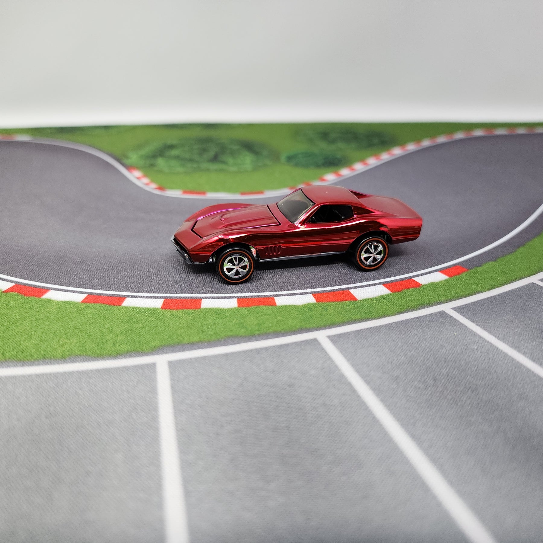 Custom Corvette * Hot Wheels 80th Anniversary Red Original 16 ...