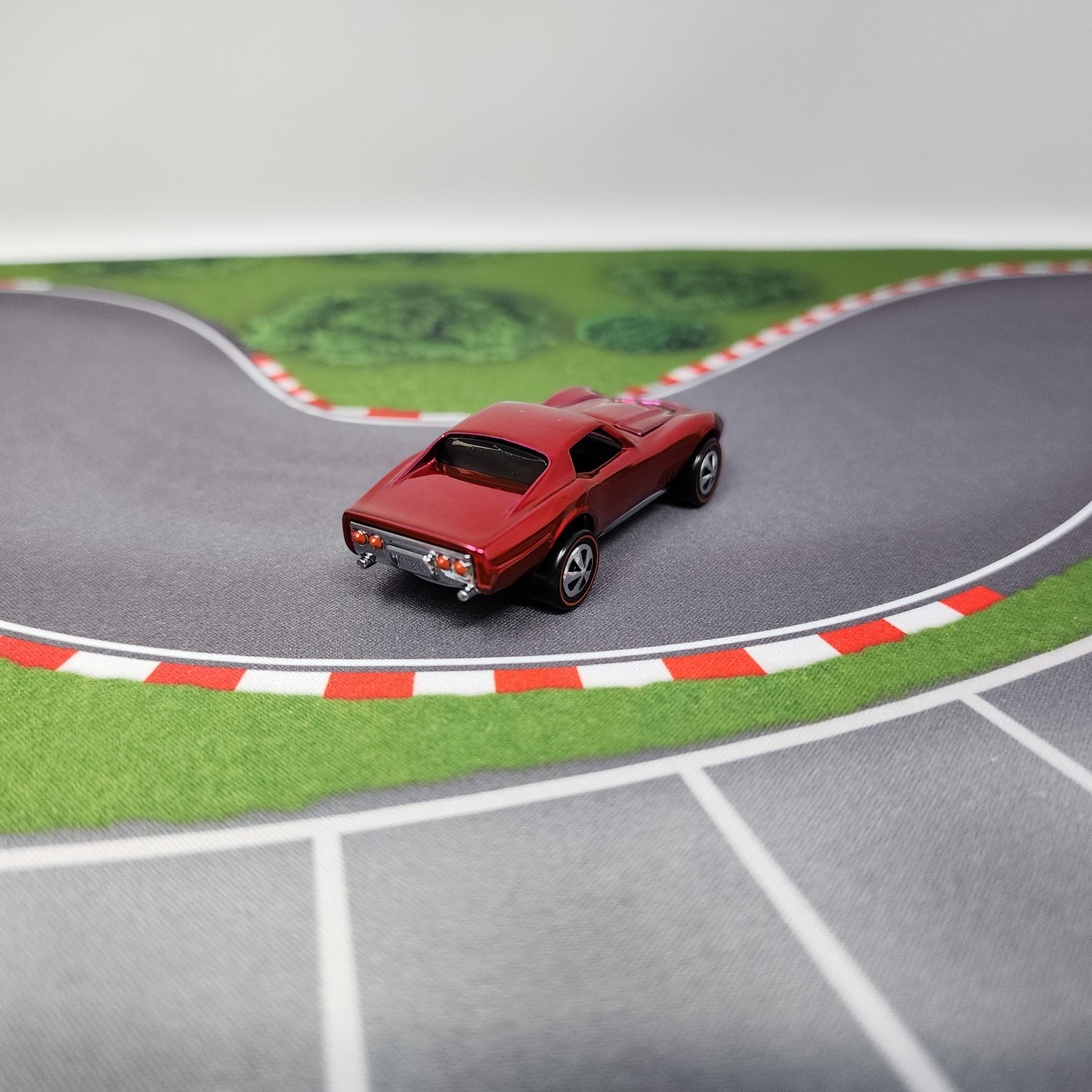 Custom Corvette * Hot Wheels 80th Anniversary Red Original 16 ...