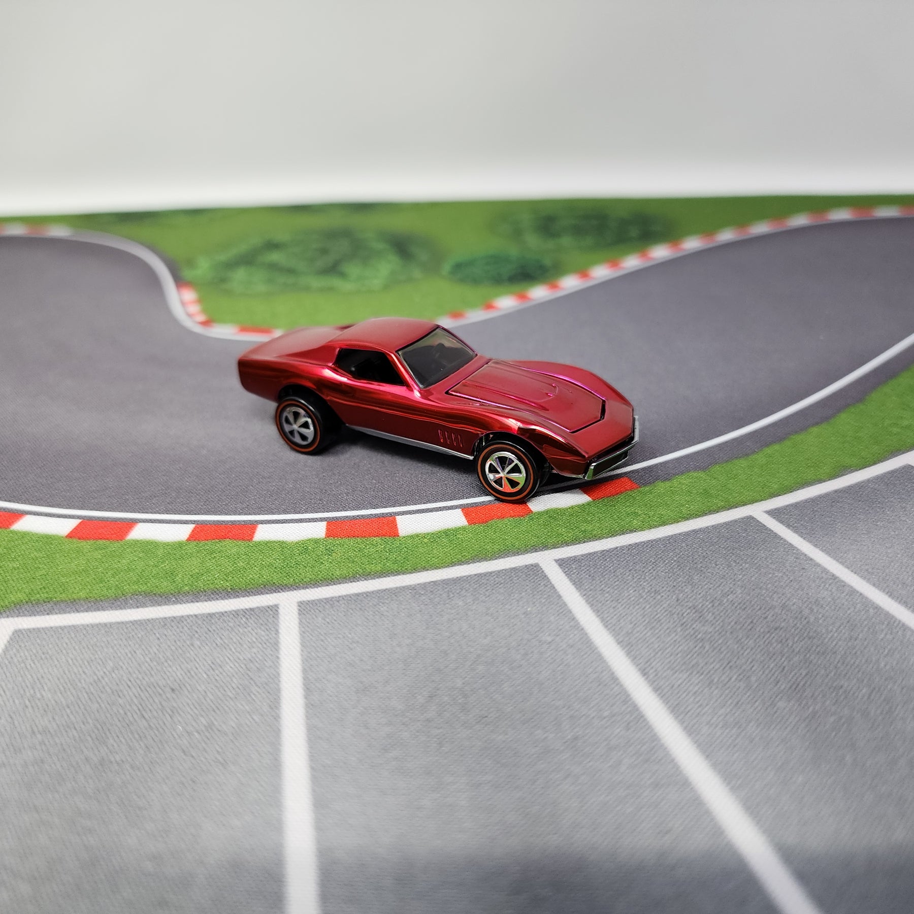 Custom Corvette * Hot Wheels 80th Anniversary Red Original 16 ...