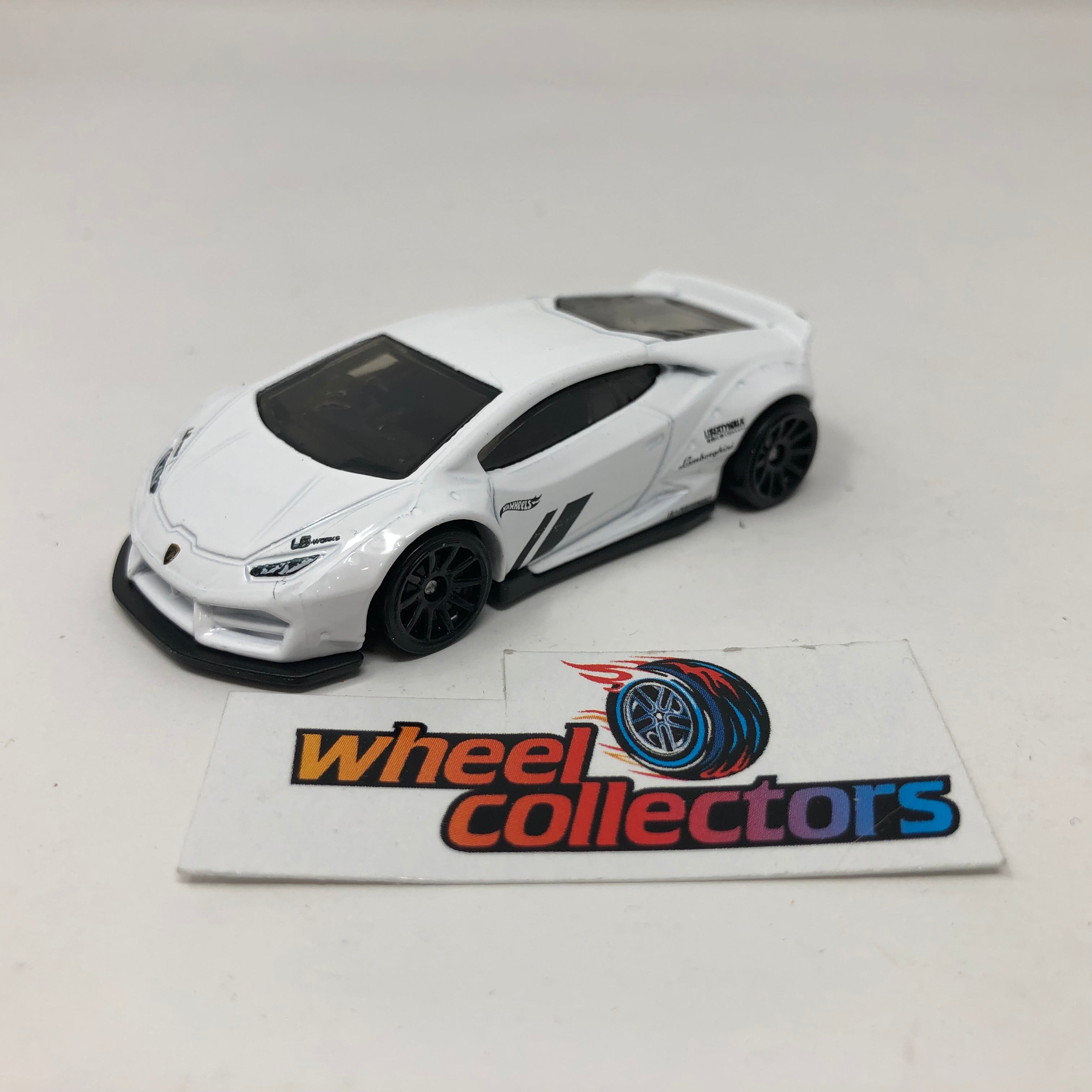 LB-Works Lamborghini Huracan Coupe * White * Hot Wheels Loose 1:64 Sca ...